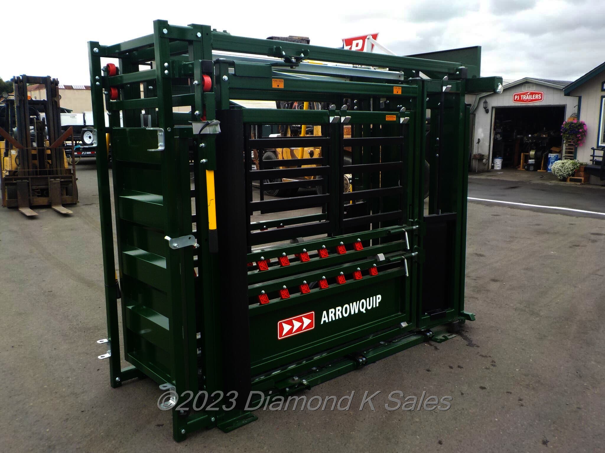 ArrowQuip Q-Catch 87 Series Cattle Squeeze Chute