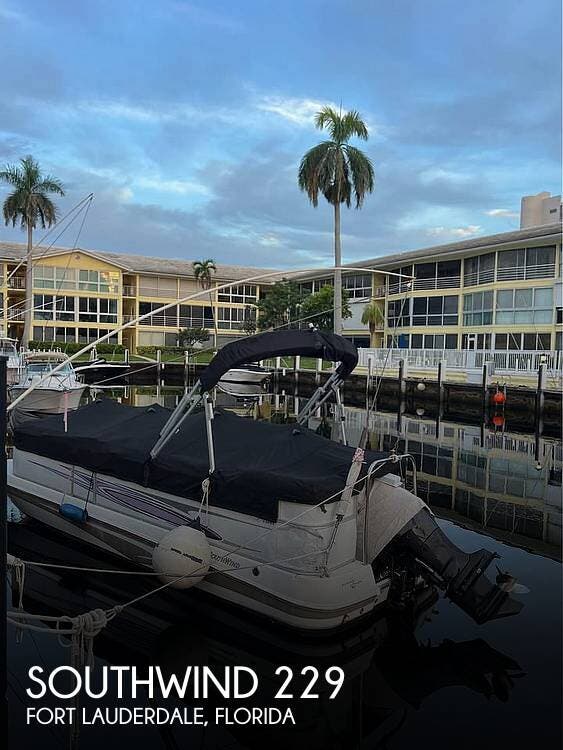 Deck Boat - 2012 Southwind 229L Hybrid | Motor & Keel