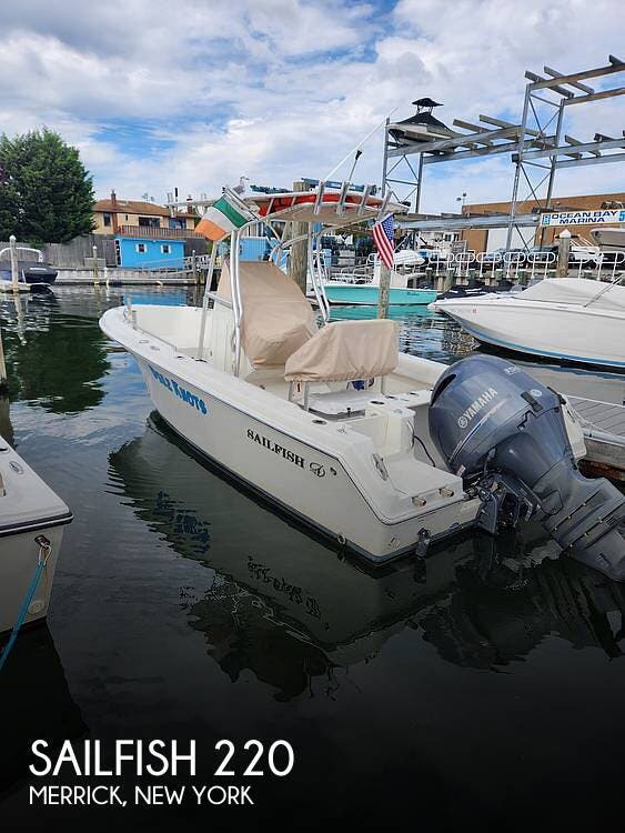 Center Console - 2016 Sailfish 220 | Motor & Keel