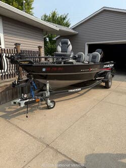 Tracker Boats Specs guide. Complete specifications for all Tracker ...