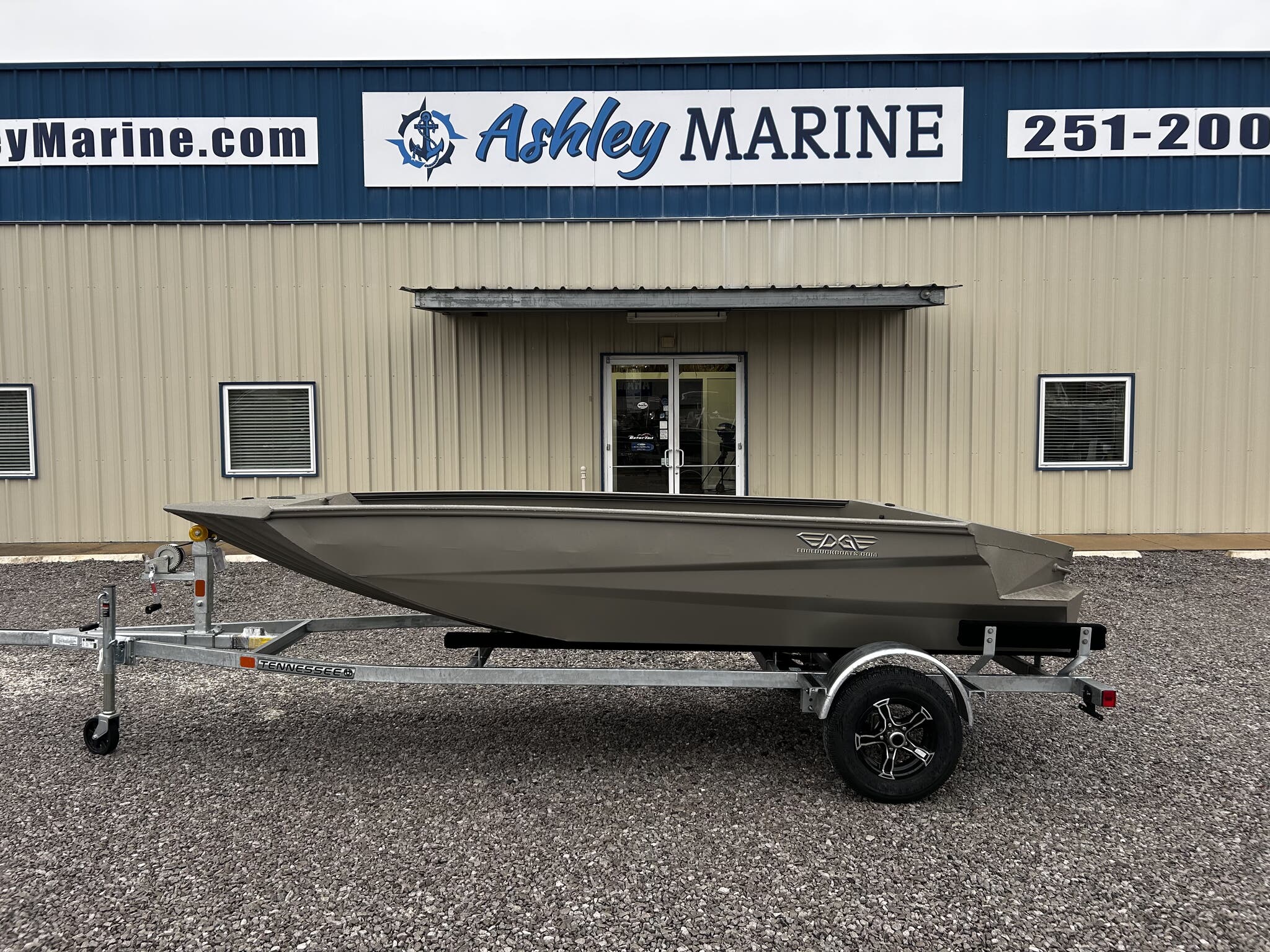 Duck Boat - 2026 Edge Duck Boats Sportsman Series 553DB MID DECK ...