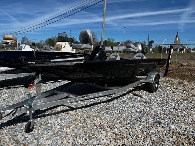2022 Xpress Hyper-Lift Series H18B CRAPPIE H18
