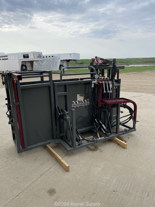 W-W Hydraulic Calf Table