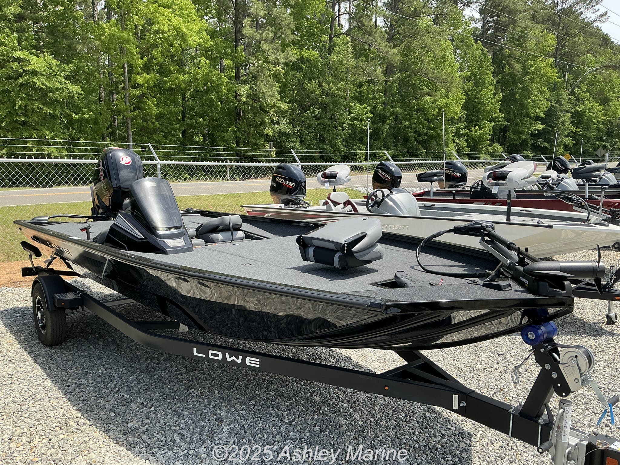 Bass Boat - 2025 Lowe Stinger 195 | Motor & Keel