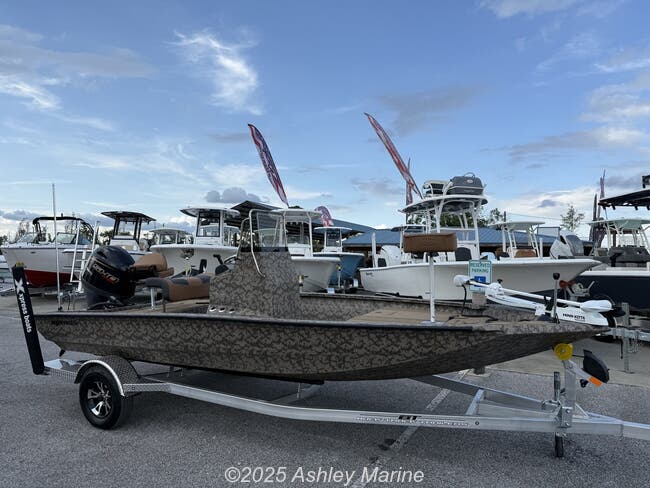 2026 Xpress Hyper-Lift H190 Bay Series