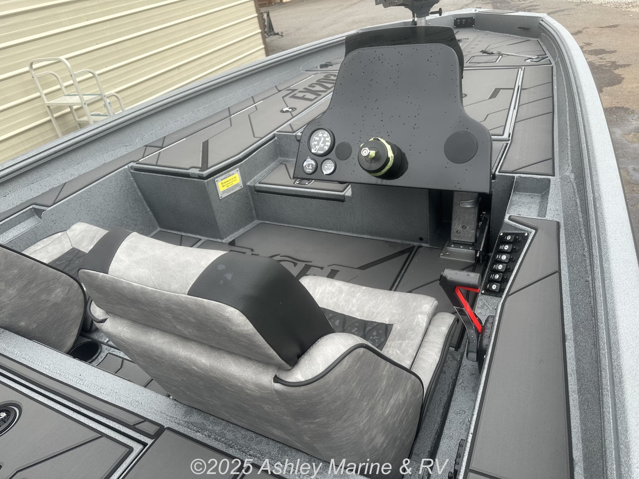 Bass Boat - 2026 Excel EX 203 | Motor & Keel