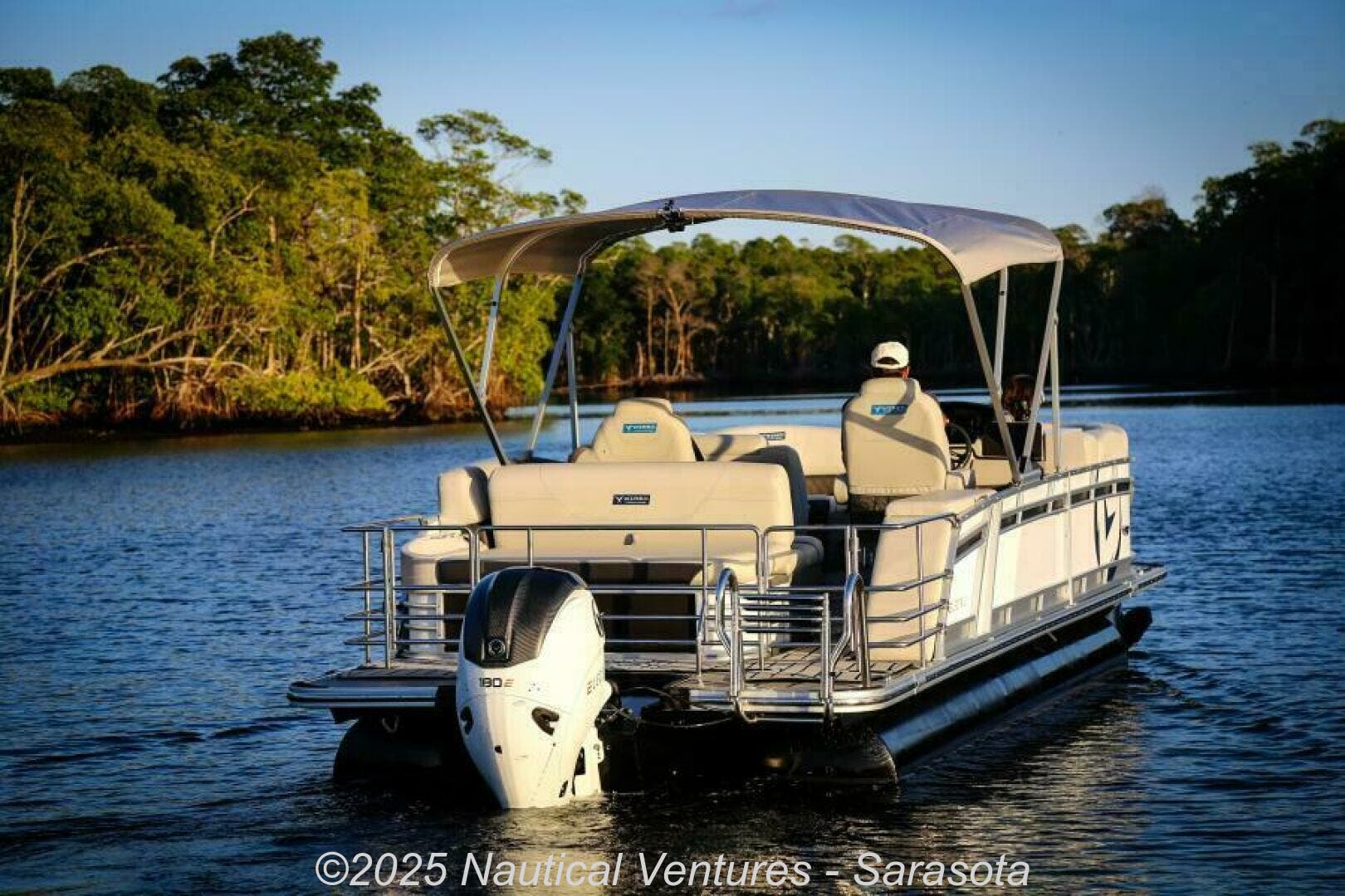Pontoon - 2025 Miscellaneous Vision V24 | Motor & Keel