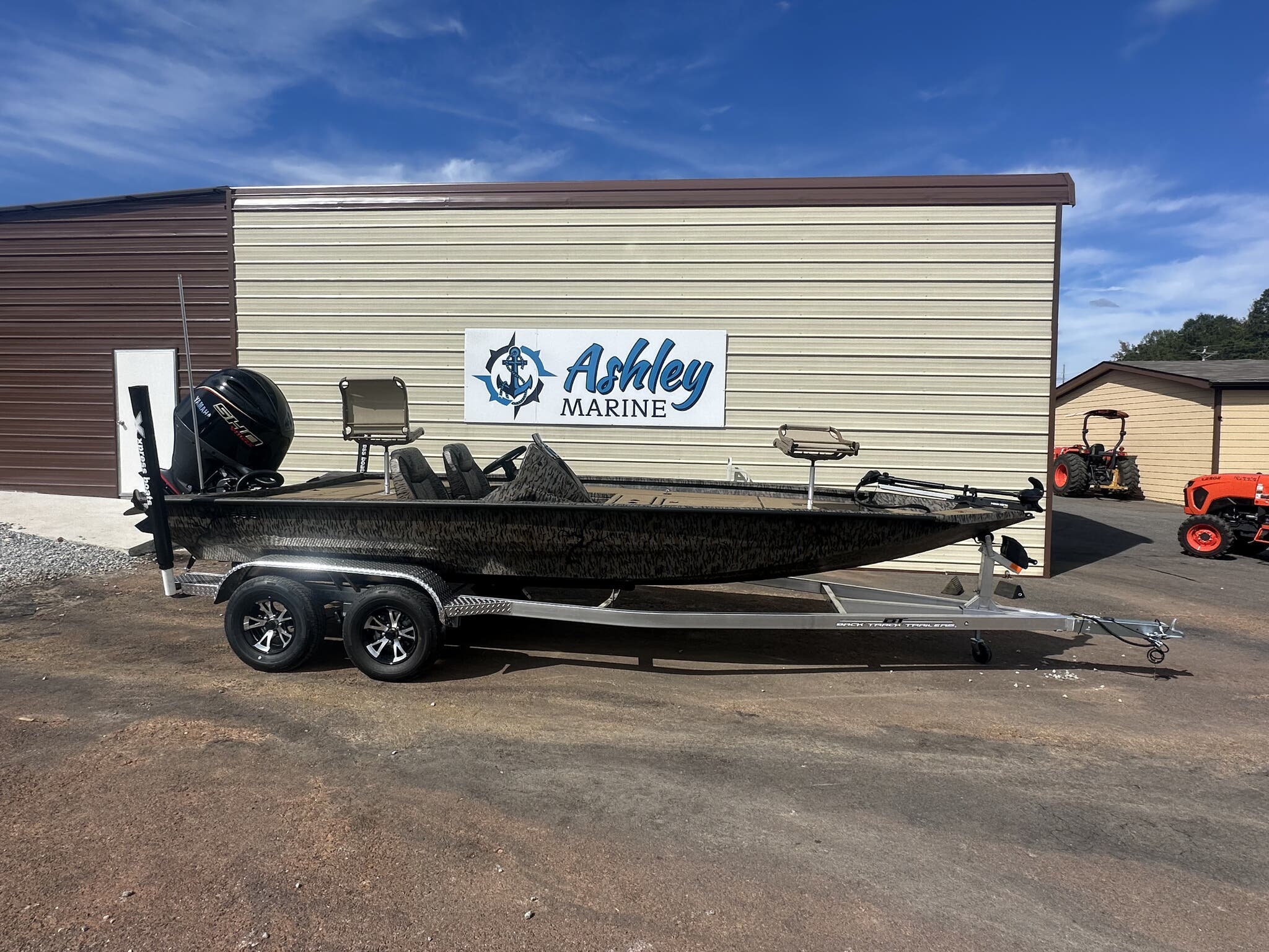 Bass Boat - 2026 Xpress Hyper-Lift Crappie Series H20 CRAPPIE | Motor ...