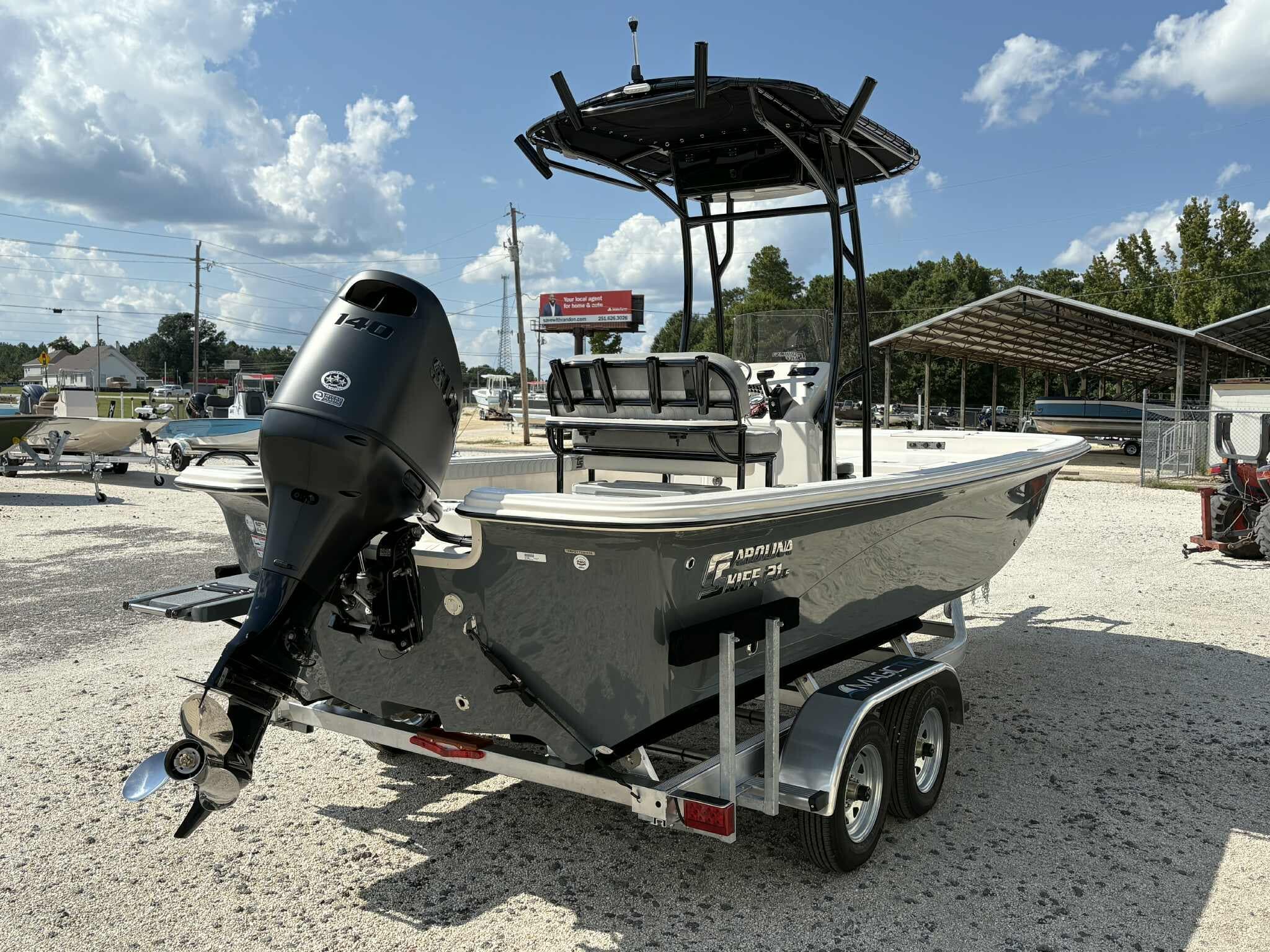 Center Console - 2026 Carolina Skiff 21LS | Motor & Keel