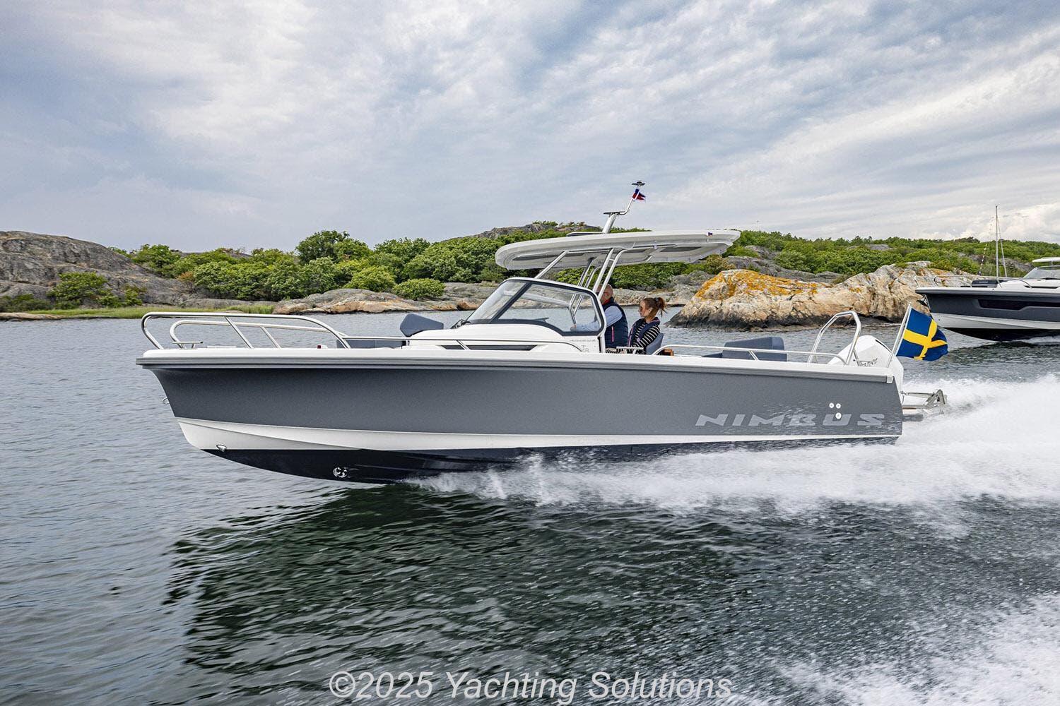Center Console - 2025 Nimbus Tender 8 | Motor & Keel