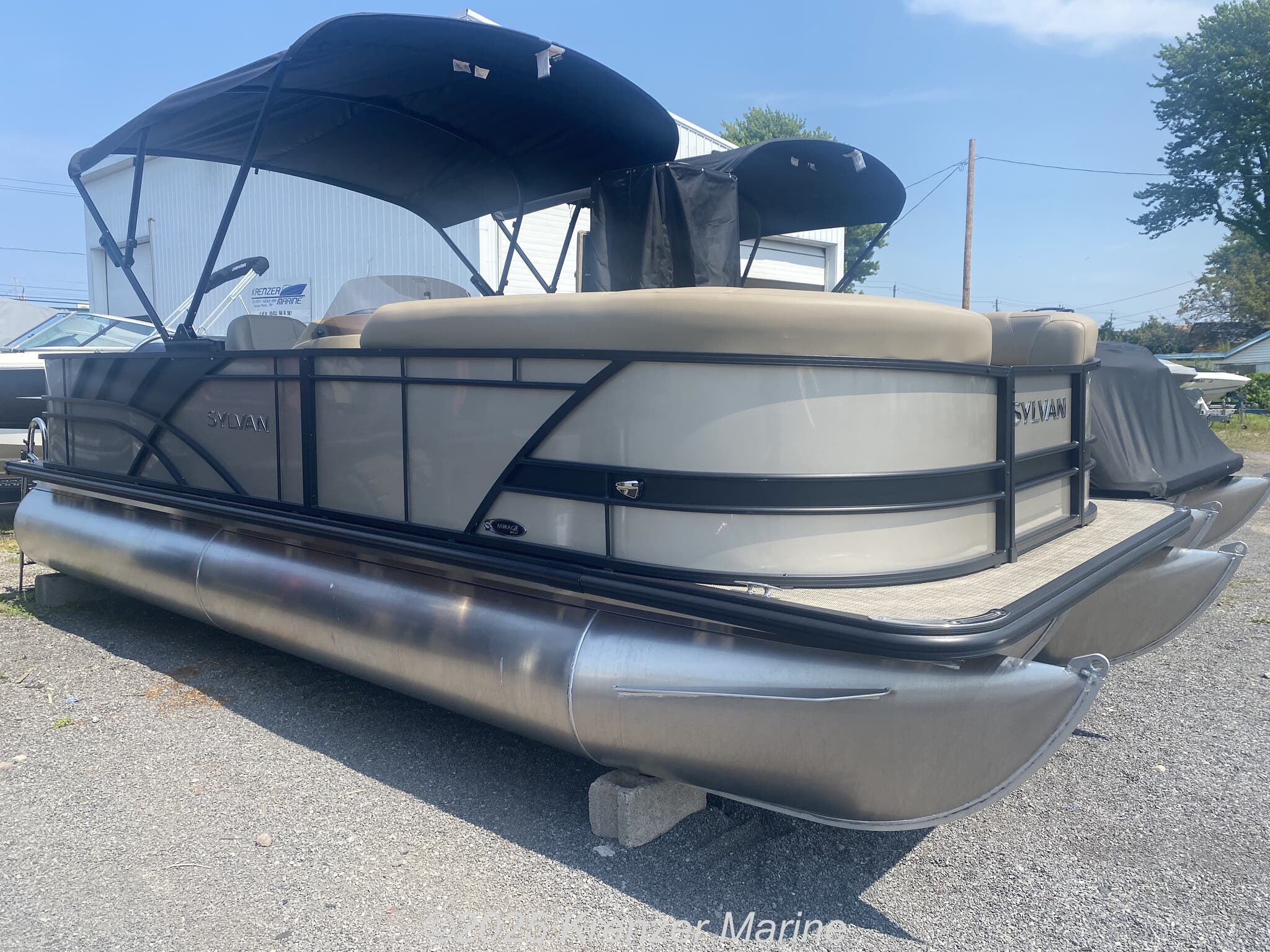 Pontoon - 2026 Sylvan Mirage Cruise 8520 | Motor & Keel